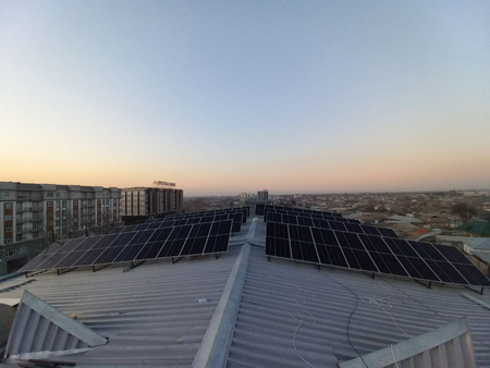 Quyosh panelarini ustanofka qilamiz