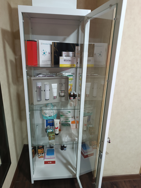 Продаётса медицинские шкаф