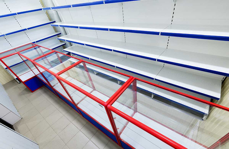 Высокие витрины для создания островка, широкое применение