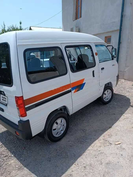 Damas yangi avtosalondan bolib tolashga