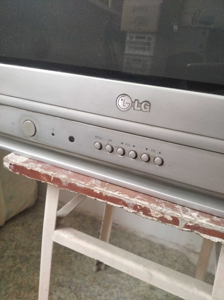 Телевизор LG FLATRON.