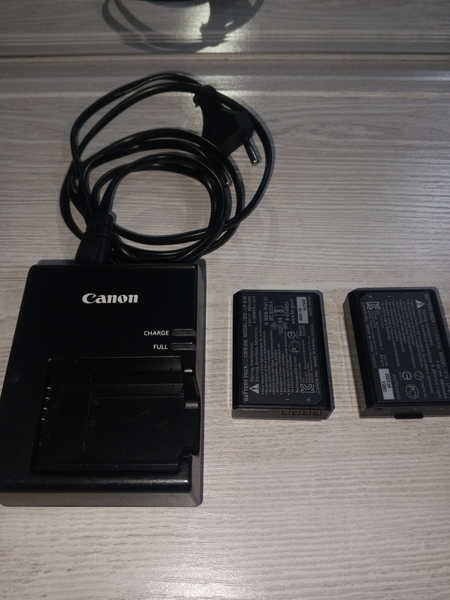 Canon EOS 2000D все в комплекте