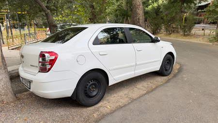 Chevrolet Cobalt 2014 Белый 3-позиция