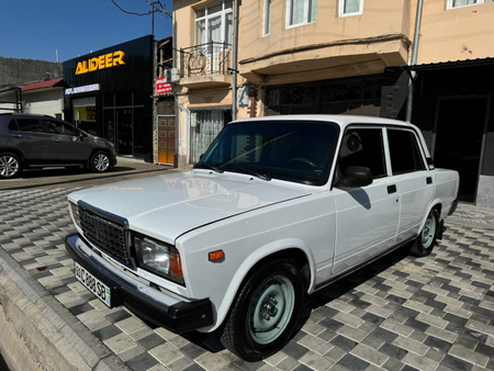 Vaz 2107 srocno sotiladi narxi kelishiladi