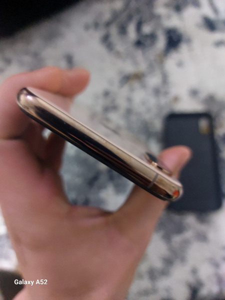 Iphone x s sotiladi 200$