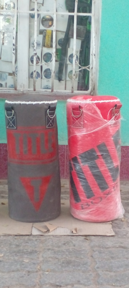 Boqs grusha sotiladi