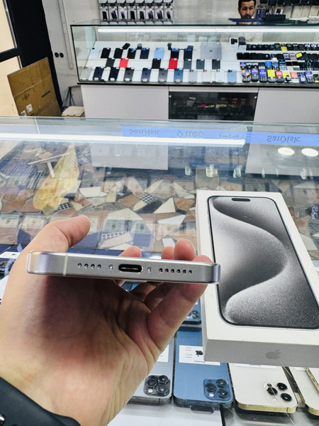 iPhone 15 Pro Max 256 gb silver
