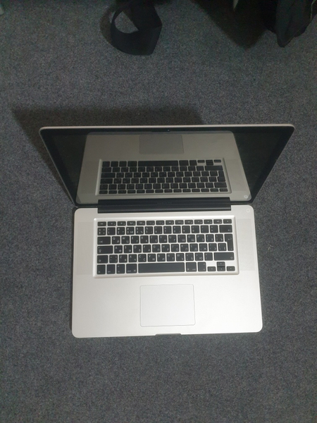 Mac Book Pro 2012 Core i7 8 gb ram 128 ssd 6 soat batareka