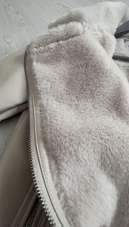 Продам дублёнку авиатор от Stradivarius