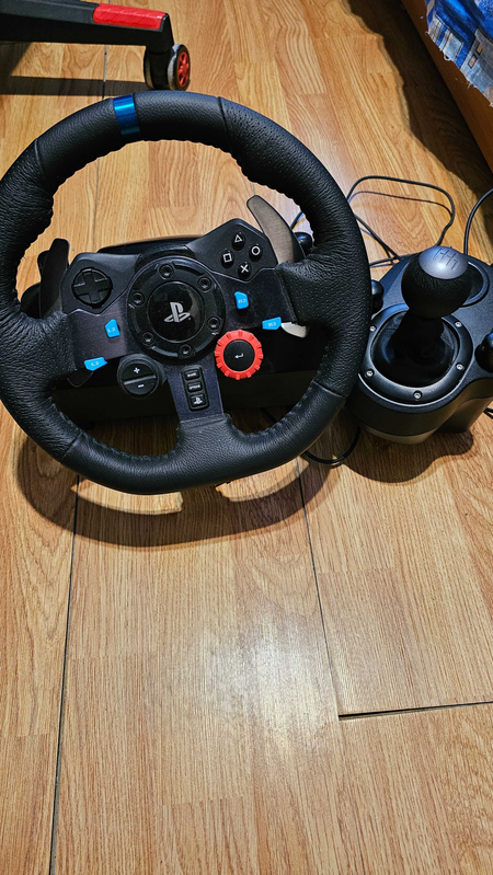 руль Logitech G29 + коробка передач Driving force. Состояние новое