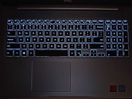 Dell Inspiron 5570 с подсветкой клавиатуры и сенсорным экраном