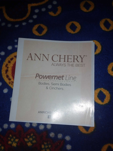 Ann Chery korset