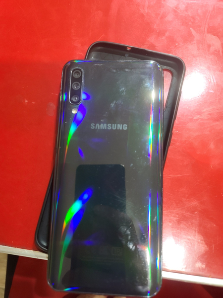 Samsung a 50  4/64