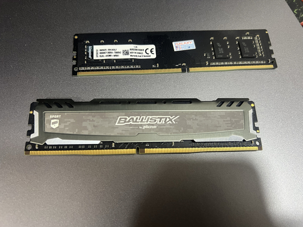 Kingston va Ballistix DDR4 8x16