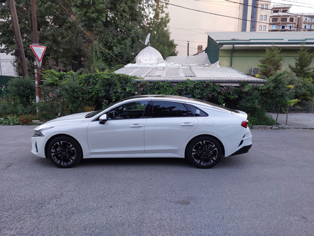 Kia k5 sotiladi 2023 yil