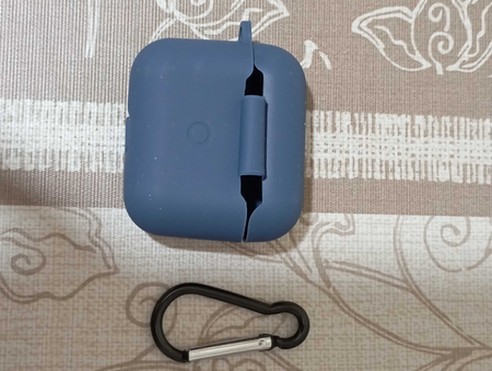 Продам новый силиконовый чехол для беспроводных наушников AirPods 3.