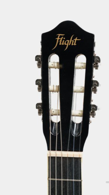 Srochna Gitara sotiladi hali yangi tim qora sumkasi ham bor