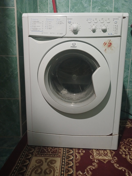 Стиральная машина Indesit IWC6085