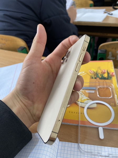 Maslan,Iphone12 pro kafolati bilan