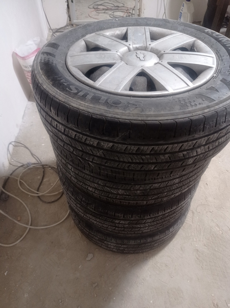R15 Kumho holati yaxshi diska va kalpaklari bilan