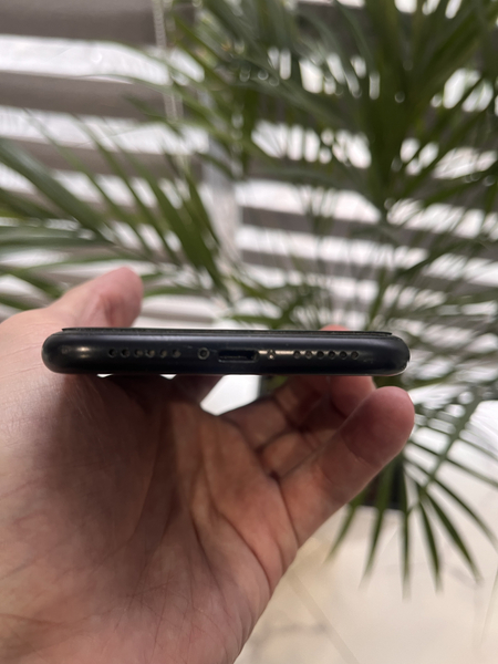 Продам Iphone XR 64 GB