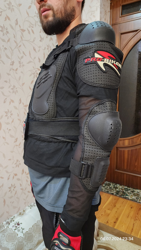 Moto ekipirovka sotiladi
