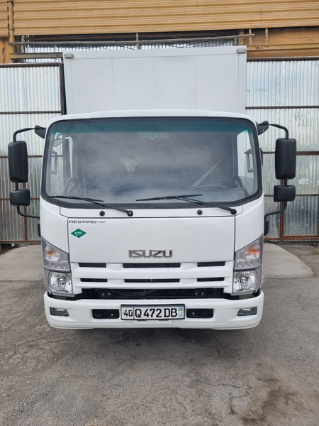 Isuzu CNJ sotiladi
