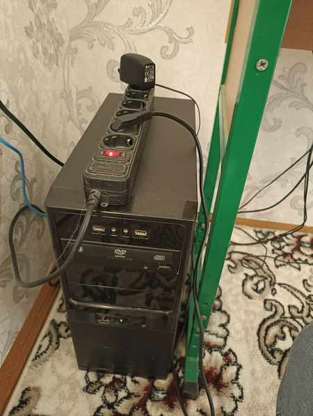 Stol Kompyuteri sotiladi