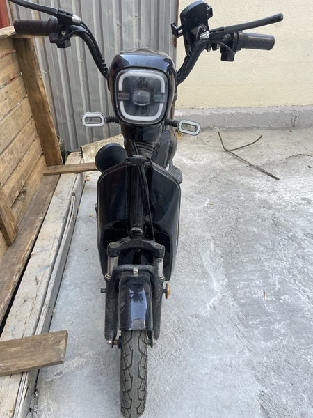 Skuter sotiladi oladiganlar tel qililar