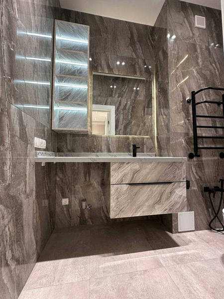 ЖК Новомосковский,15 Гор.Больница,3-комнатная,4/8,140 м²,евроремонт