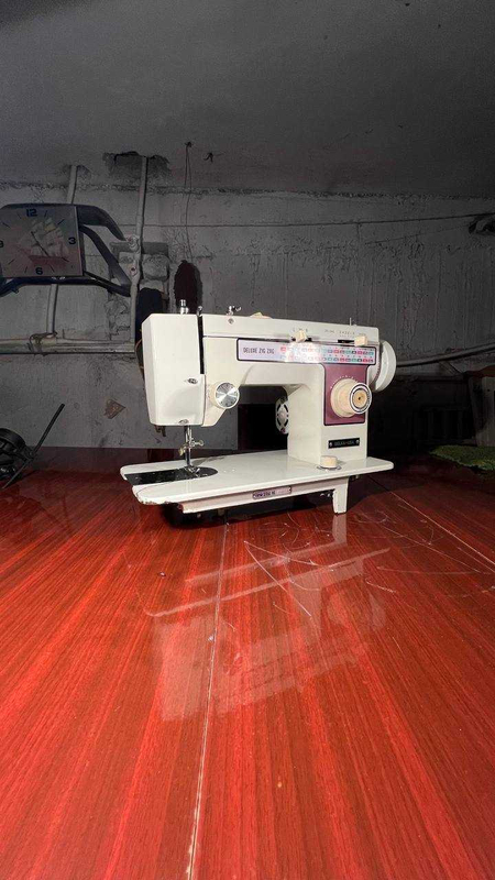 Продам швейную машину