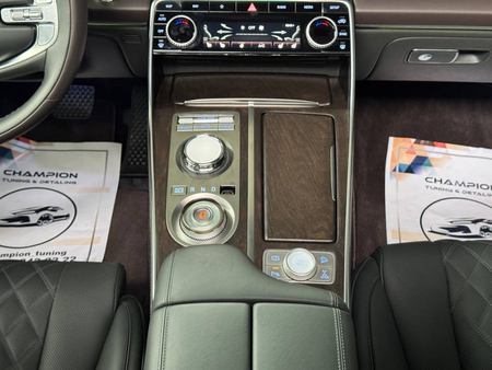 В продаже ! Автомобиль Genesis GV80