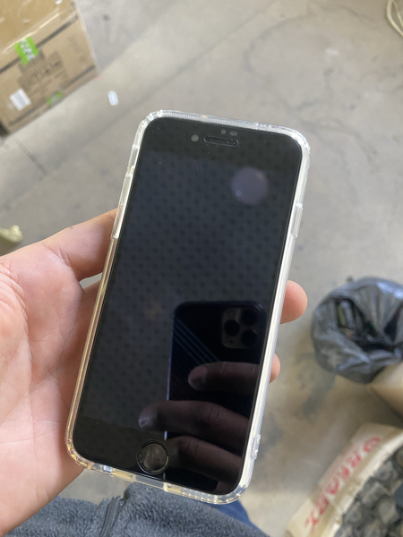 Iphone 6c sotiladi 550000 som