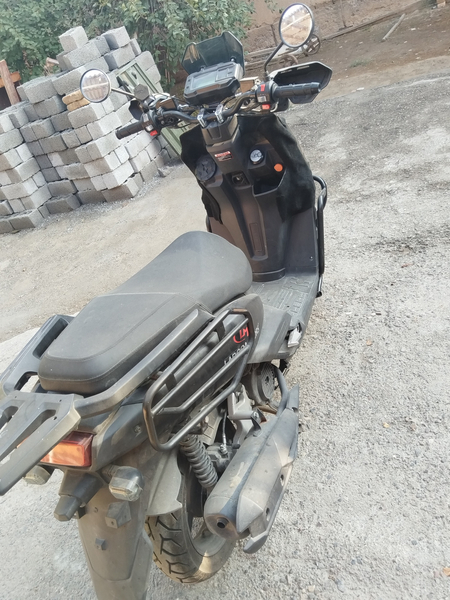 Tank skuter qora 90km tezligi 8000 yurgan