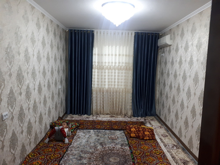 Navoiy ko'chada 42 dom kv sotiladi 3 honalik 2 etaj honalari alohida.