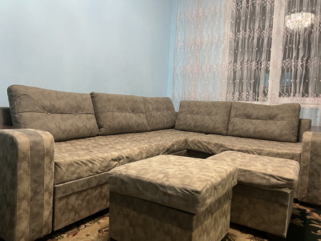 Divan ( ugolok oilaviy oʻtirish uchun )