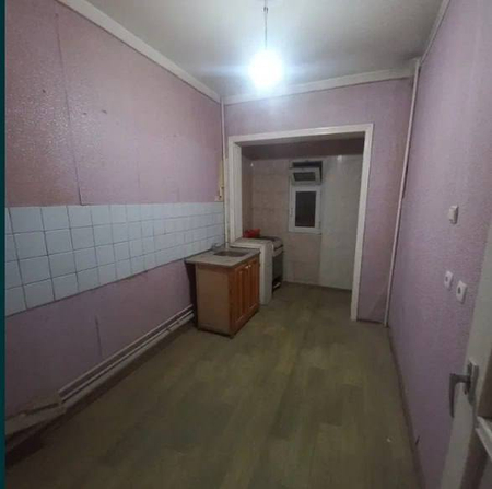 Продаётся 3 Комнатная на Себзаре общ пл 72м не торец