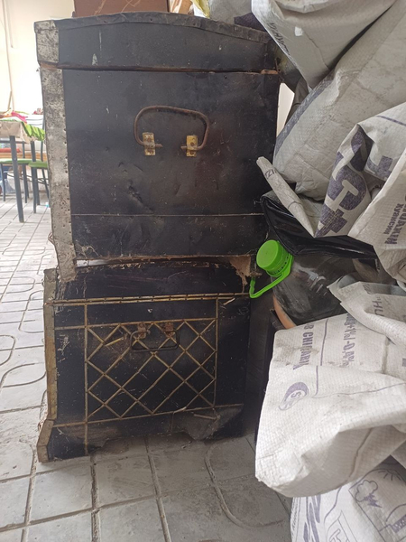 Сундук старый две штуки