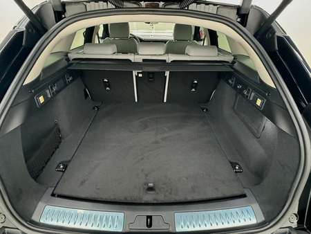 Land Rover Range Rover Velar P250 AWD R-dynamic SE в наличии
