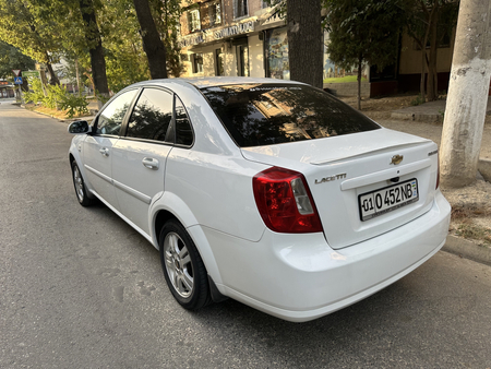 Продается Chevrolet Lacetti 1.8 в идеальном состоянии 2011 год
