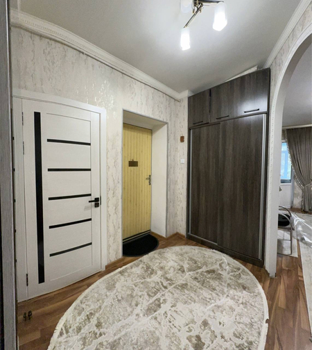 Ахмад Югнакий продается квартира 3/3/5 балкон 2*6 можно под ипотеку