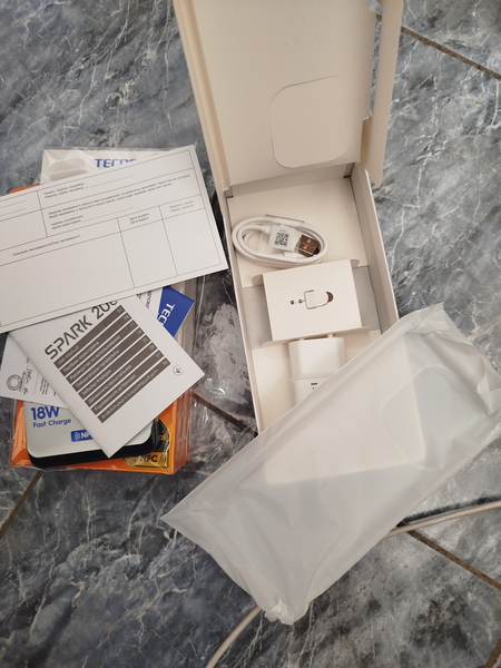 Продается смартфон Tecno Spark 20 C 4/128