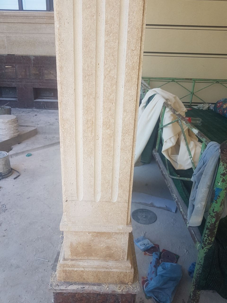 Travertin ustunlar naturalni toshdan