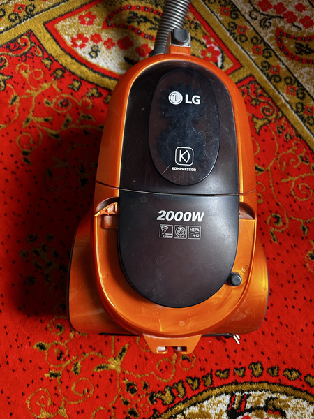Пилесос LG compressor 2000W