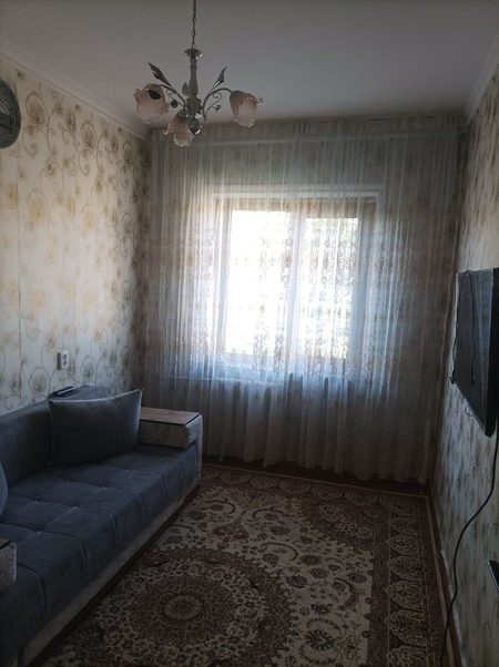 Продается 5-ком Юнусабад 15 . Балкон 2х6