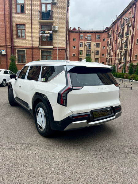 KIA EV 9 2023 yengi