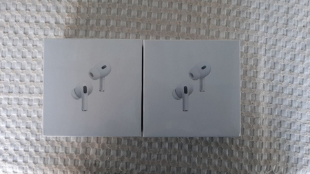 Airpods Pro 2,новые запечатанные в комплекте идёт чехол.