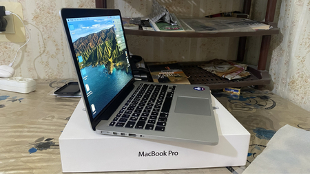 Macbook pro 14 holati yangi. Narxini kelishamiz.