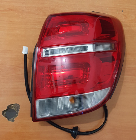 Captiva orqa fara B/U pasajir tomon orginal holati ideal