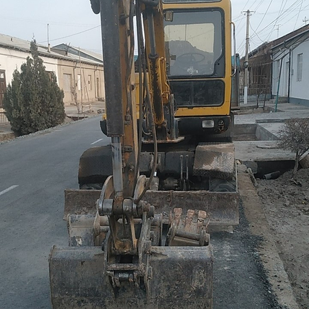 HYUNDAI robeh 550